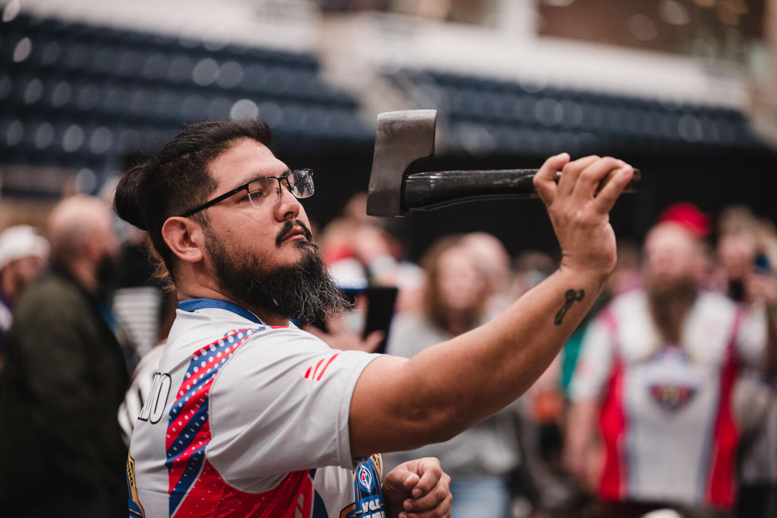 How to Improve Your Axe Throwing Skills - 5 Mistakes to Avoid - World ...